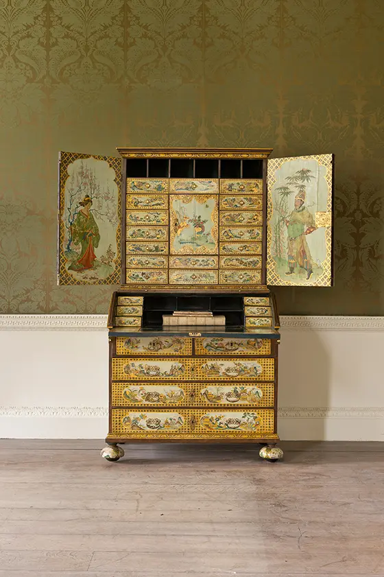 Edward Hurst Antique Dealer and Interior Consultant