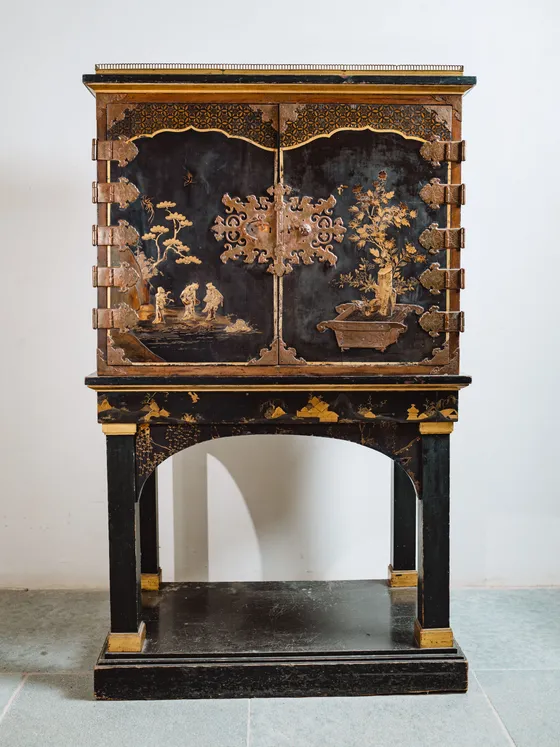 Edward Hurst Antique Dealer and Interior Consultant